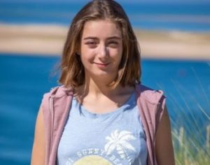 Mona Berard Biography, Wiki, Age, Ethnicity, Parents, Net Worth - Pop Creep